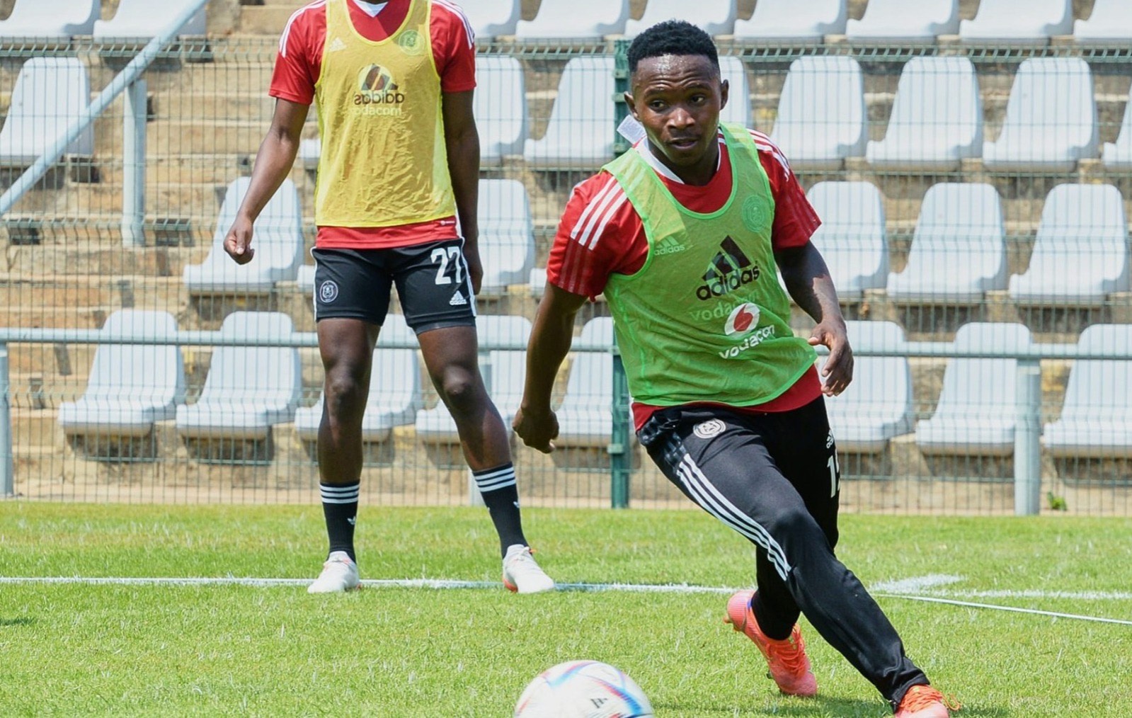 Riveiro sheds light on Ndlondlo's short-lived second-half